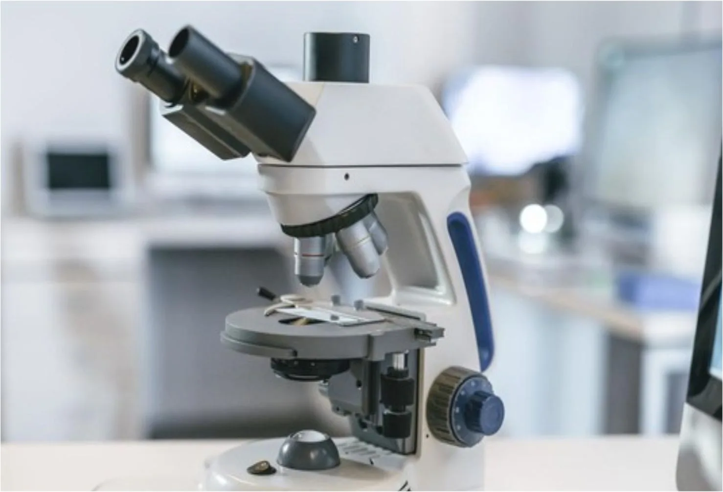 Fungsi Switch Lampu Pada Mikroskop & Cara Kerja - Elektronike.id