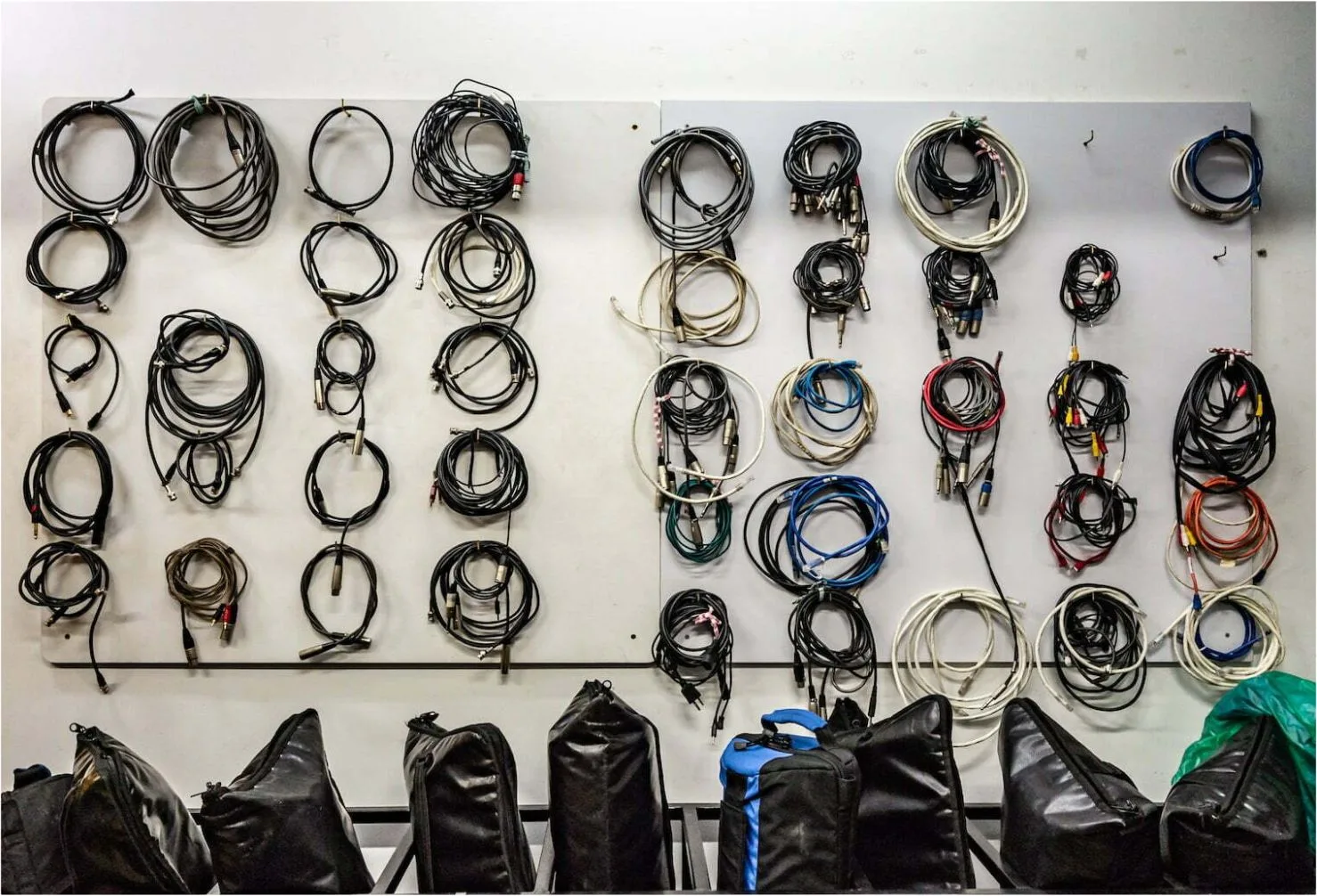 Mengenal Jenis Kabel Audio Speaker, Berikut Fungsinya - Elektronike.id